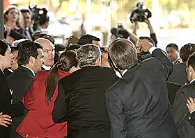 President Bush “saves” His Bodyguard. - Airliners.net